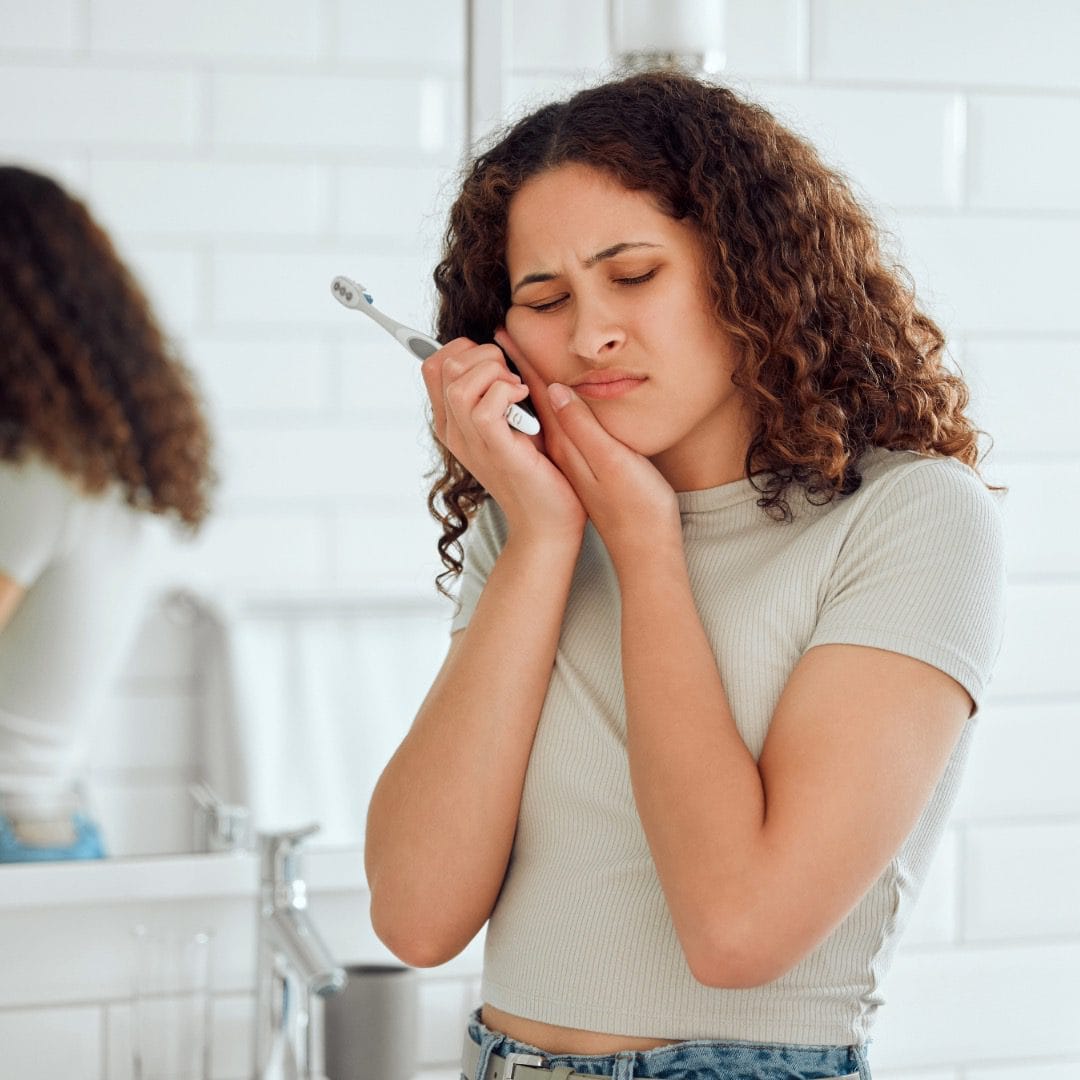 Gigi Berlubang Sakit? Ini Penyebab dan Solusinya!